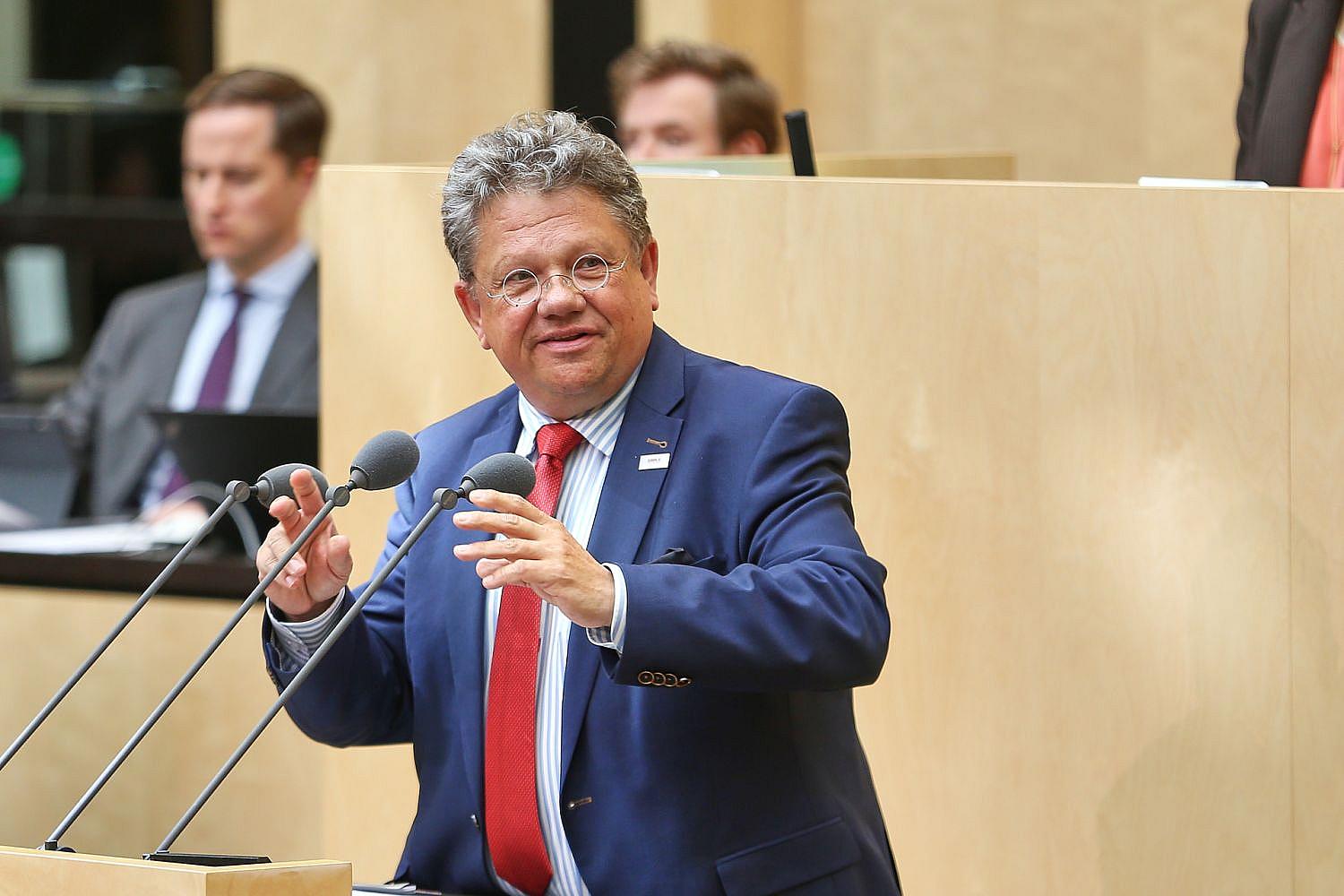 Niedersachsen: Integrationsminister Philippi betont Bedeutung des ...
